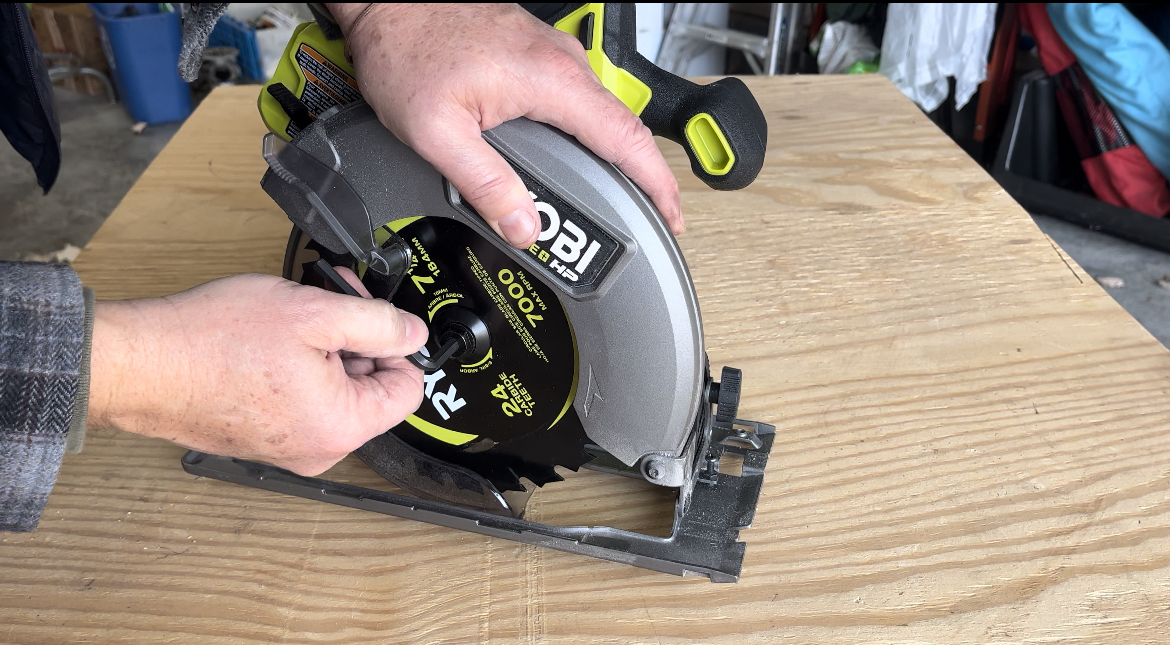 How to Change Blade on RYOBI Circular Saw - Reviewerst